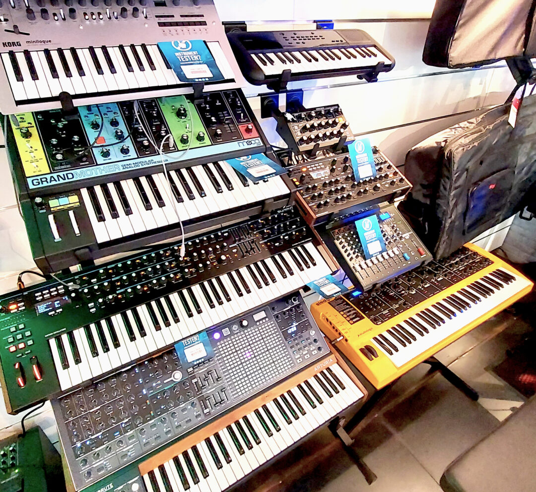 Synthesizer kopen bij Van de Moer - Van De Moer Instruments
